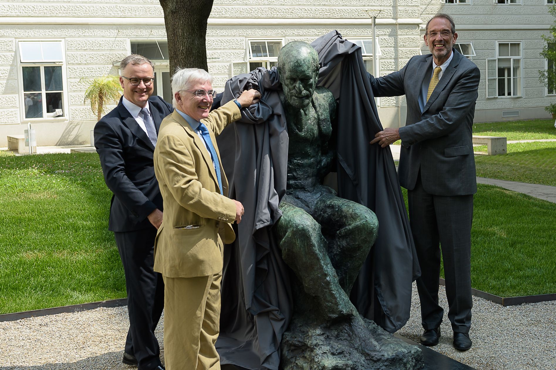 Zu Ehren Sigmund Freuds: Statue an der MedUni Wien enthüllt